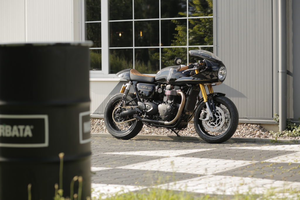 Triple Trouble: UNIKAT Triumph Thruxton RS - BikeBrewers.com