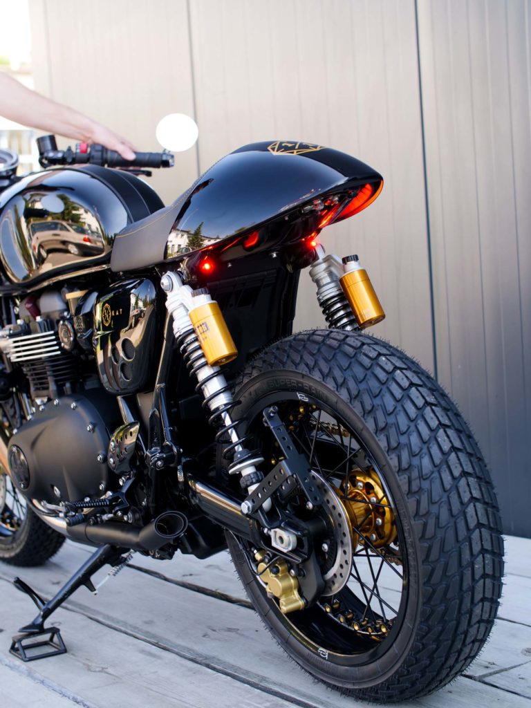 Triple Trouble: UNIKAT Triumph Thruxton RS - BikeBrewers.com